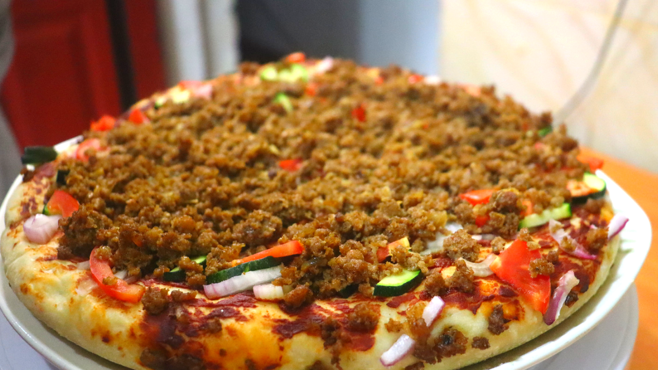 No-Cheese Budget-Friendly Pizza on Stovetop