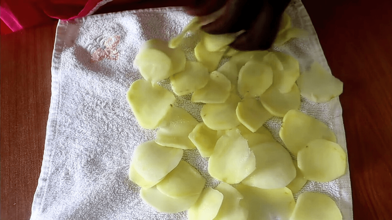 Crispy & Crunchy Homemade Potato Crisps Recipe – Quick & Easy!